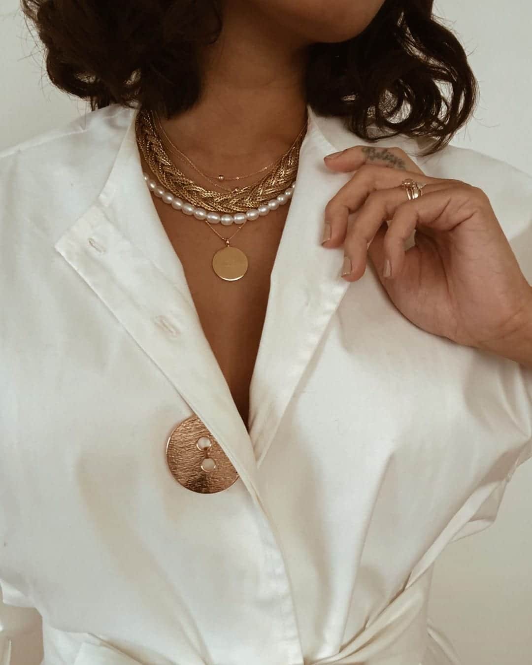 Jewelry Etiquette 1: What and How Much Jewelry Is Okay to Wear ...